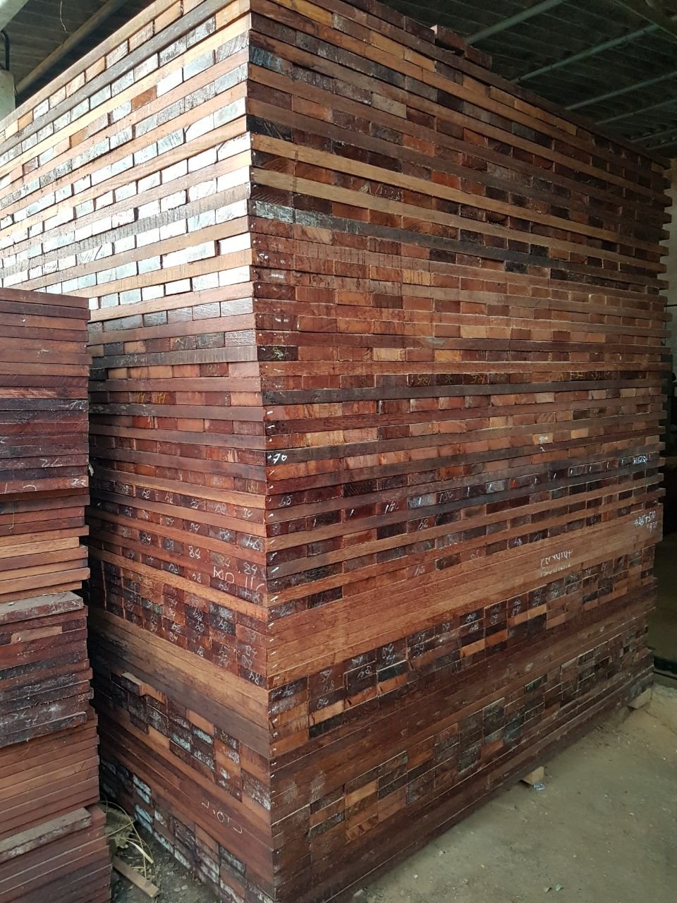 IMPORTED KWILLA CUT SIZE (AUSTRALIA HONNE) - Hunsur Timber Traders